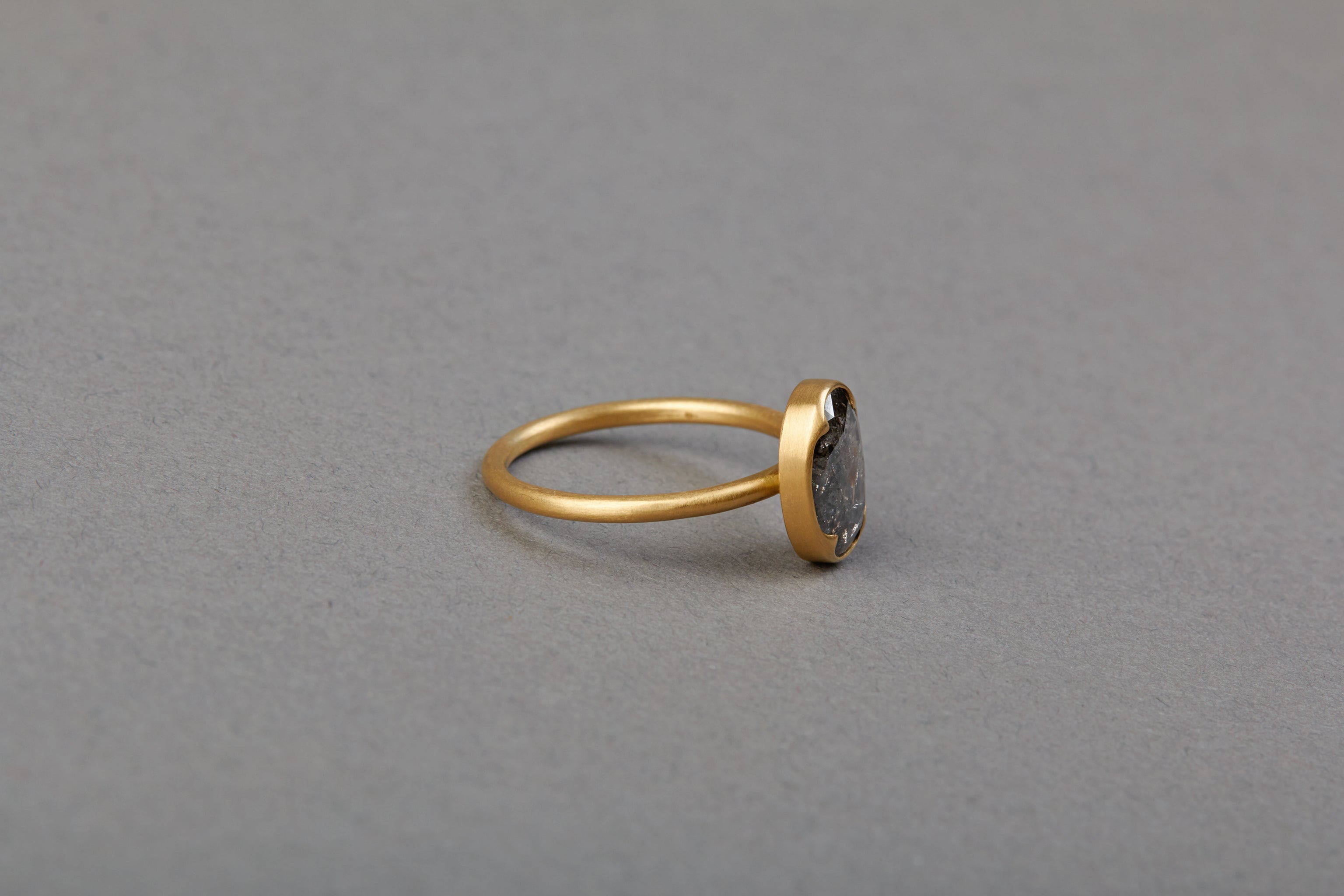 Four Scallop Ring: 18k Gold with Back Lacy Diamond – E.R. Butler & Co.